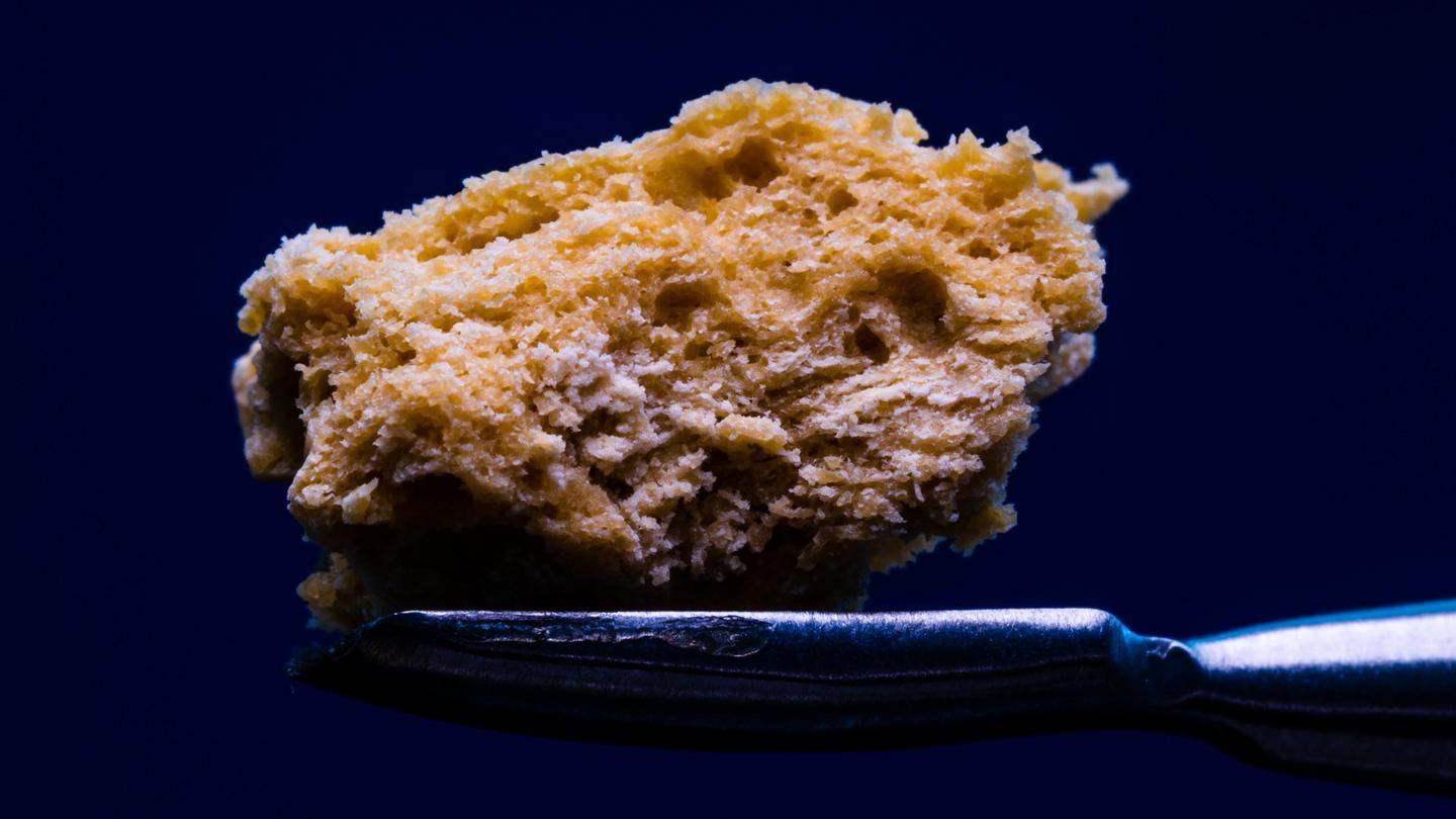 THC Crumble: What Is It, How Is It Made, & How To Smoke It