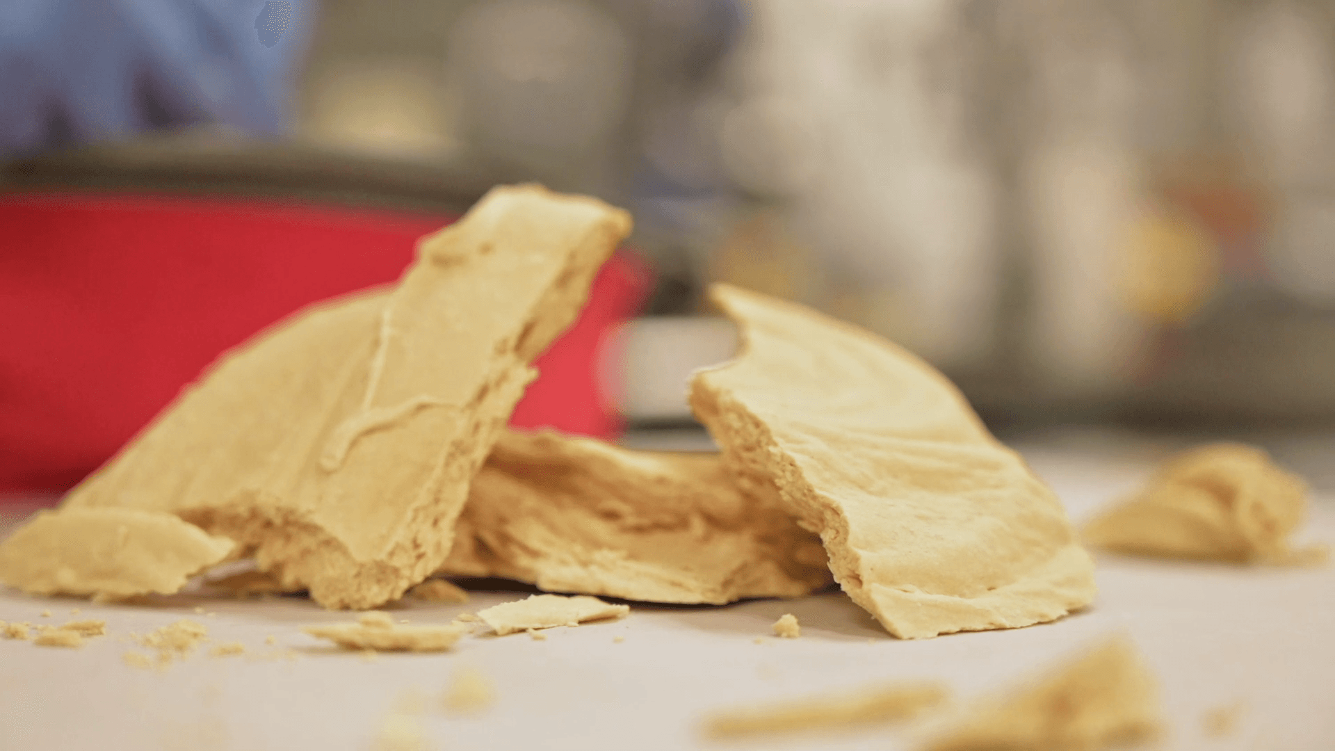 THC Crumble: What Is It, How Is It Made, & How To Smoke It