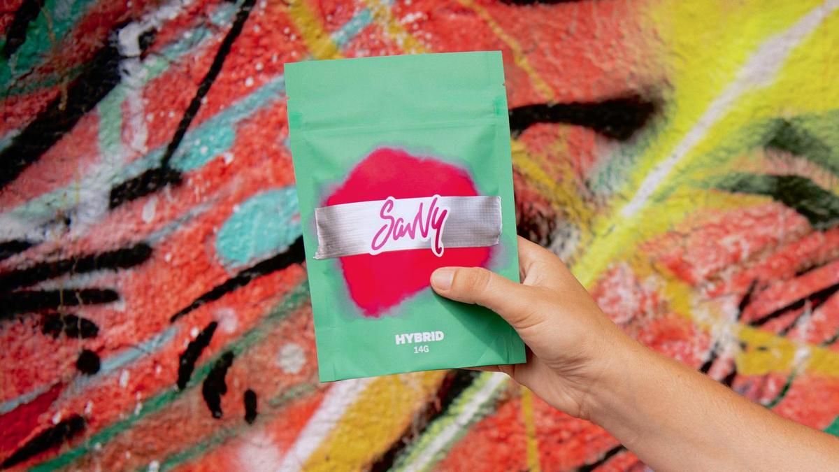 10 Best Hybrid Strains to Try in 2025 | MÜV